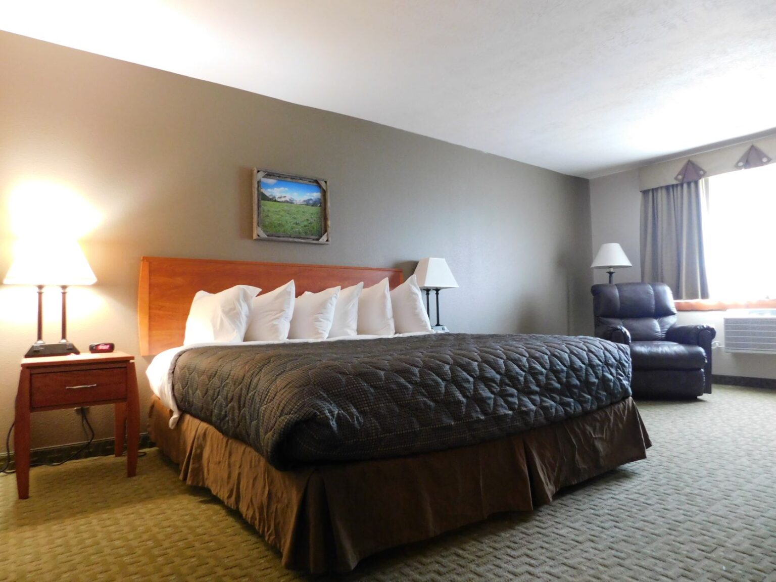 Room Types – Stage Stop Inn