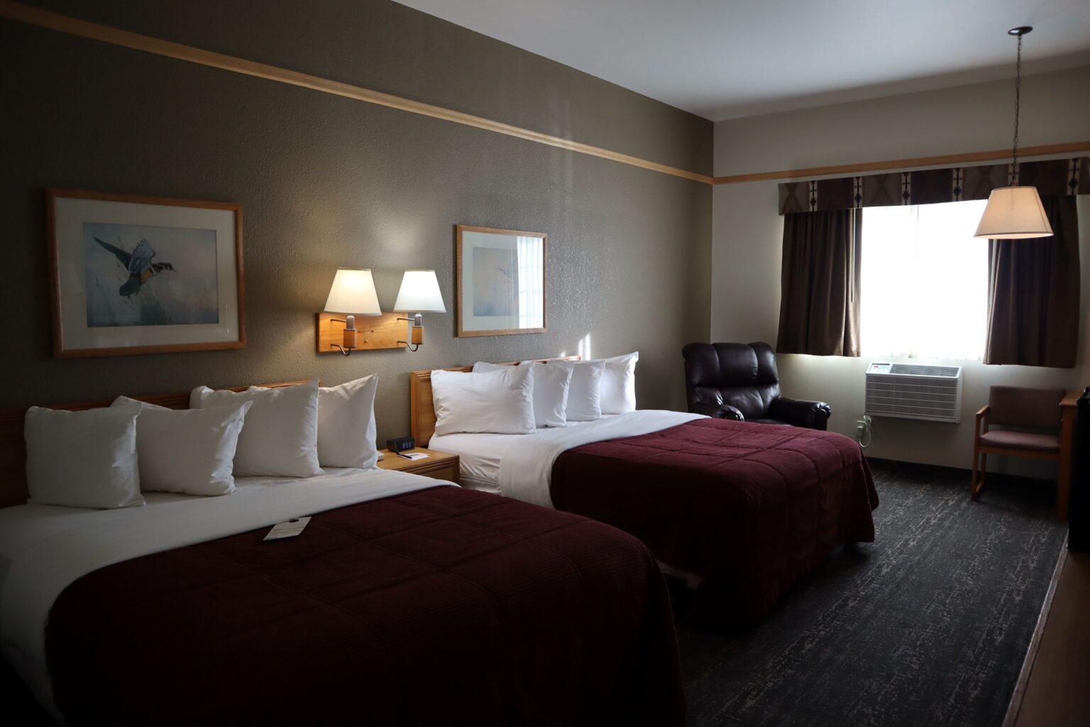 Rooms – Stage Stop Inn